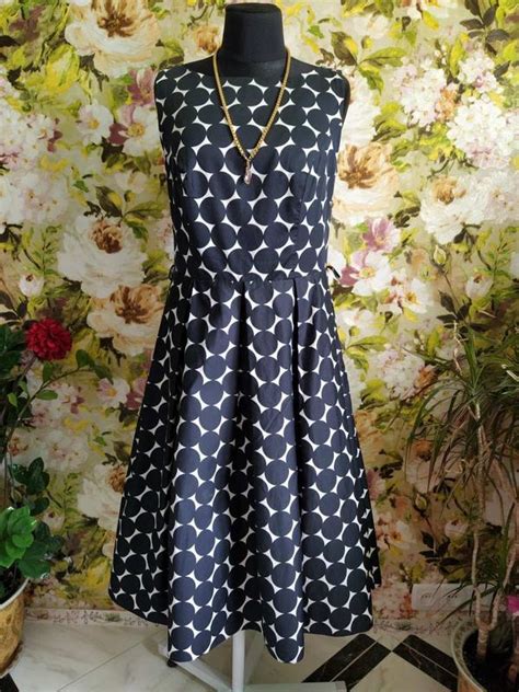 Сукню — ціна 350 грн у каталозі Сукні міді Купити жіночі речі за доступною ціною на Шафі