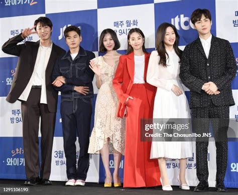 Lee Ye Hyun Photos And Premium High Res Pictures Getty Images