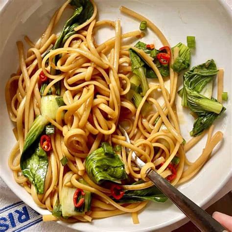 Chow Mein Recipe With Spaghetti Noodles Greedy Girl Gourmet