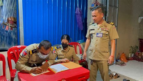 សមត្ថកិច្ចឃាត់ខ្លួនស្រ្តីម្នាក់ម្ចាស់ទីតាំងហាងម៉ាស្សាបង្កប់សេវាផ្លូវភេទ