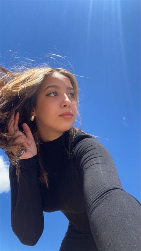 Top Angle Selfie Low Angle Selfie Poses Pretty Selfies Light Brown
