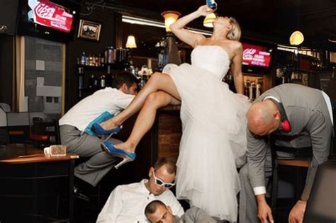 17 Naughty Wedding Photos For Couples Who Dare To Be Different