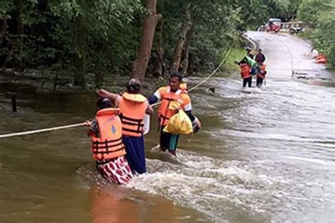 නාවික හමුදා සහන කණ්ඩායම් 50ක් සීරුවෙන්