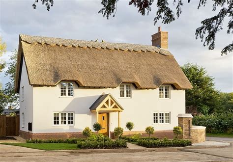 How Does A Thatched Roof Keep Out The Rain Master Thatchers