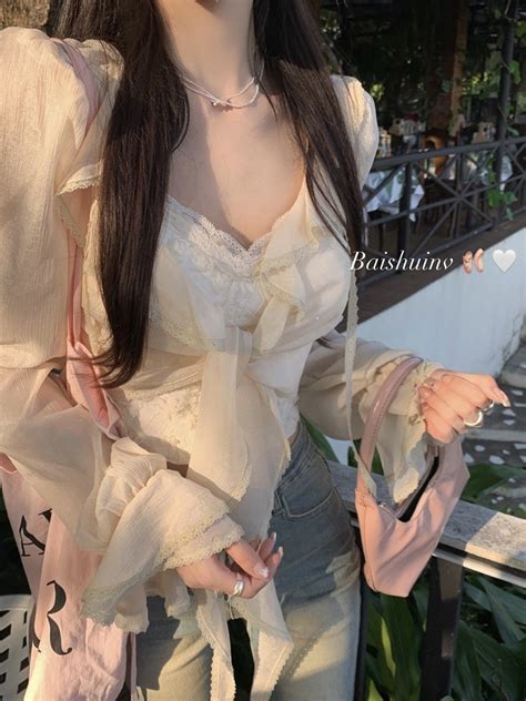 로얄 셔링 시스루 리본 블라우스 레이스 셔링 리본 란제리룩 비치웨어 비치가디건 스트랩 퍼프 레이어드 나염 시스루블라우스 휴양지블라우스 해외여행룩 에이블리