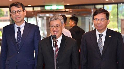 柯文哲批蔡政府作假帳 陳建仁怒回：對預算編列如此無知 Tvbs Line Today
