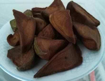 特色美食臨沂煎餅卷大蔥夾塊鹹菜在其中 鹹菜疙瘩 為生活提味 每日頭條