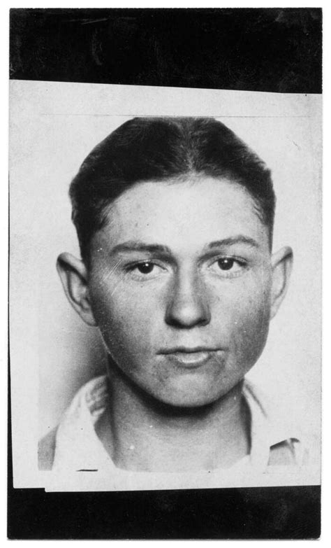 Meet Clyde Barrow One Half Of Bonnie And Clyde Infamy
