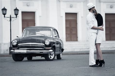 Pares Jovenes En Amor Foto De Archivo Imagen De Vida