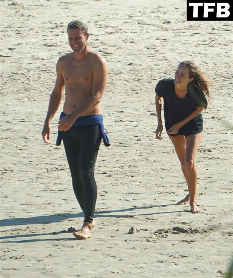 Isabel Lucas Is Pictured With Her Boyfriend At Beach In Byron Bay 23