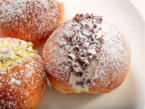 18th Century Italians Proposed With Cream Buns—do The Same With Our