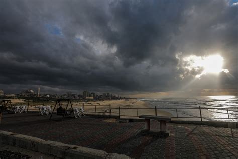 Kolumna Marka Crnkoviča Sex On The Beach Trump Gaza Number One