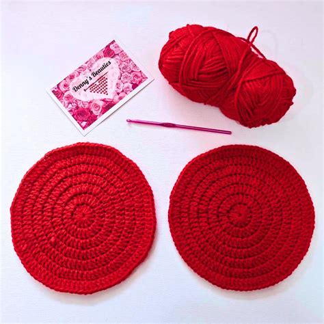 Плетена шапка на една кука и пуловер с Пуфи