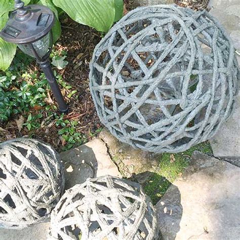 Concrete Garden Orbs Made By Barb Simple Diy Portland Cement Dipped
