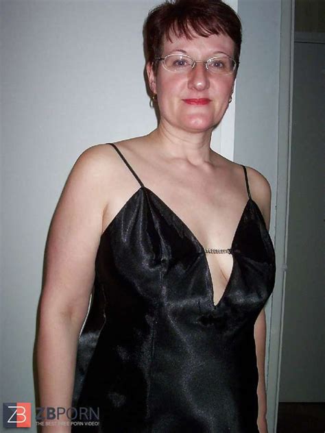 Stripping Grannies Zb Porn