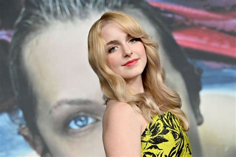 Mckenna Grace The Handmaid S Tale Season Finale Premiere In La Celebmafia