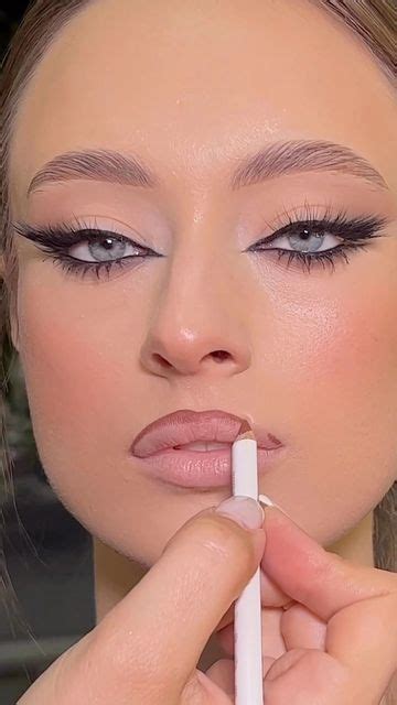 Makeup Artist † Vancouver On Instagram How To Lip Contour 👄 Via