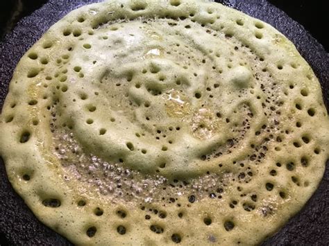 Mudakathan Keerai Dosa Balloon Vine Leaves Dosa