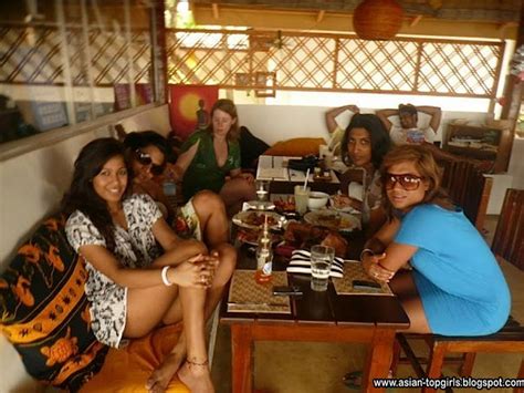 SRILANKA HOT SEXY ACTRESS ACTORS AND MODELS PHOTOS Colombo Nightlife Bar Fashion Show