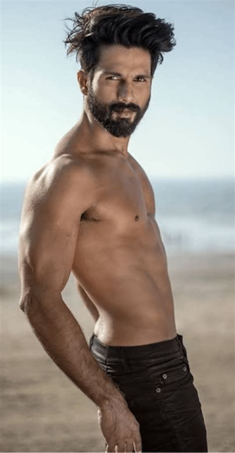 Shahid Kapoor As Dev Rastraversebrahmastra