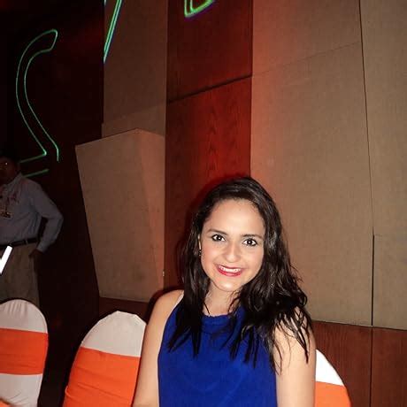 Amazon Com Fitbit Inspire Health Fitness Tracker With A Free Year Fitbit Premium Trial