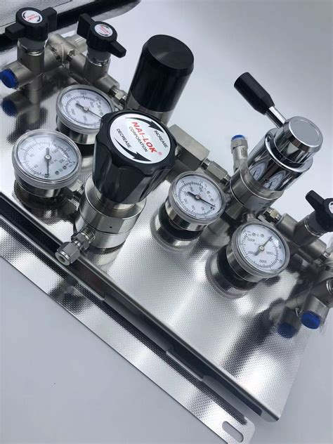 Nitrogen Cylinder Gas Regulators With Pressure Gauges For Hihg Purity Gas Laboratory Pressure
