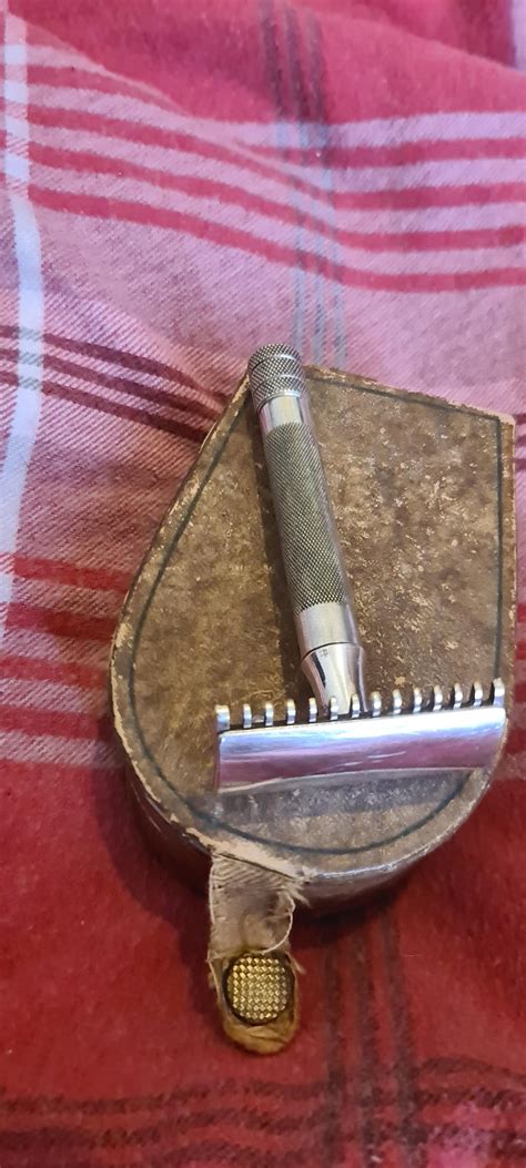 Gillette Old Type Set Rwickededge