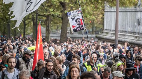 Сблъсъци и арести в Париж по време на националната стачка Nova