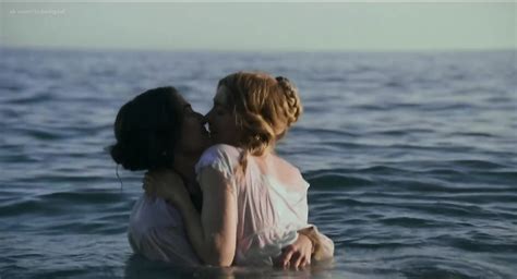 Kate Winslet Saoirse Ronan Ammonite