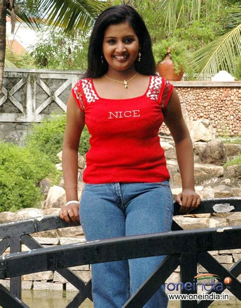 Suguna Photos Suguna Latest Hd Pics Suguna New Images Filmibeat