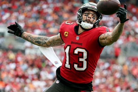 Mike Evans Breaks Silence After Historic Performance On Sunday Athlon