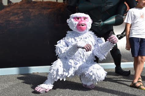 Kubo And The Two Strings Meet Greet Debuts At Universal Orlando Kubo Beetle Monkey