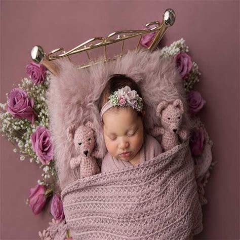 ایده های زیبا و خاص برای عکس نوزاد دختر در آتلیه