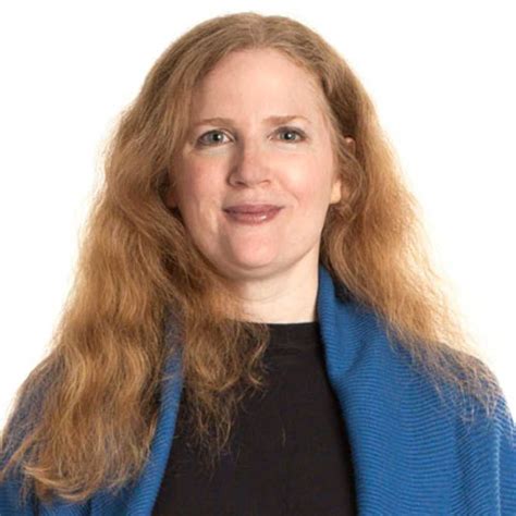 Swashvillage Suzanne Collins Biografi