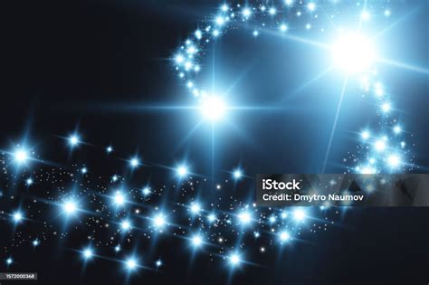 투명한 배경에 혜성 밝은 별 별이 빛나는 아름다운 길 유성 혜성 꼬리 유성이 날아갑니다 공간 객체 개념에 대한 스톡 벡터 아트 및 기타 이미지 Istock