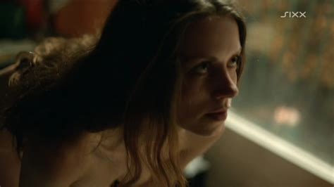 Naked Alice Dwyer In Im Alleingang Elemente Des Zweifels