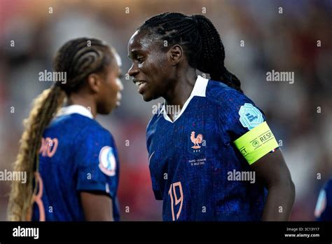 Griedge Mbock Bathy Frankreich 19 Dahinter Grace Geyoro Frankreich 08 Sui Frankreich