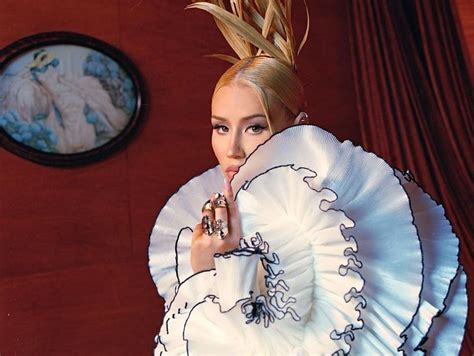 Iggy Azalea Wears Tight Outfit While Celebrating Dlnw With Tinashe