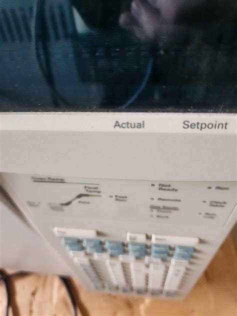 Agilent Hp Hewlett Packard Keysight 6890 Plus Spectrometer Used For Sale Price 293724633