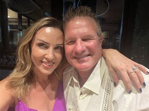 Sara Carter Wikibio Fox News Age Twitter Husband Bikini Photos