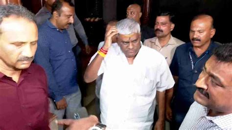 ಜೆಡಿಎಸ್ ಶಾಸಕ ಹೆಚ್ ಡಿ ರೇವಣ್ಣ ಬಂಧನವಾಗಿದ್ದು ಯಾವ ಕೇಸ್ ನಲ್ಲಿ ಇಲ್ಲಿದೆ ಸಂಪೂರ್ಣ ಮಾಹಿತಿ Kannada News