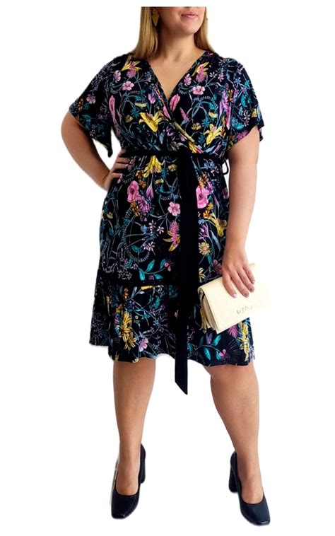 Plus Size ΡΟΥΧΑ ΓΙΑ ΚΑΛΕΣΜΕΝΗ ΣΕ ΓΑΜΟ ΚΑΙ ΒΑΠΤΙΣΗ