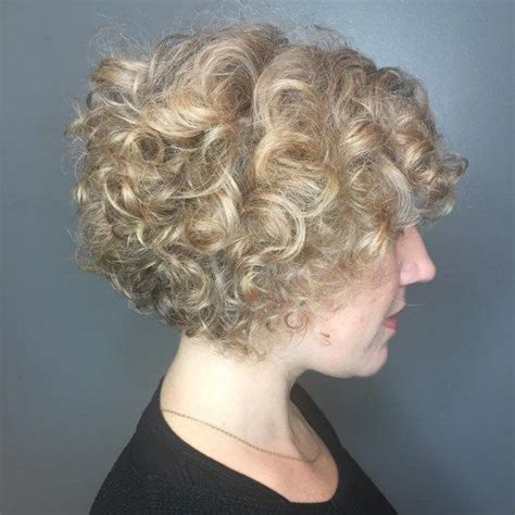 50 Curly Bob Hairstyles For Flattering Modern Looks Hair Adviser