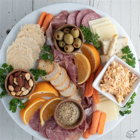 How To Build A Mini Charcuterie Board