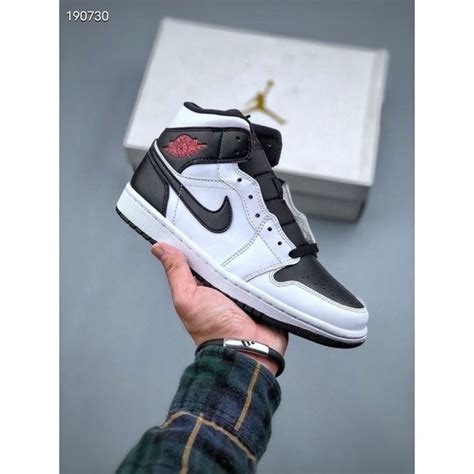 ไนกี้ แอร์ จอร์แดน 1 มิด สีขาว ดำ พรีเมียม Shopee Thailand