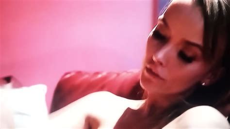 Showtime An Erotic Con Feat Victoria Sunshine Jupiter Jetson Lizzie Love