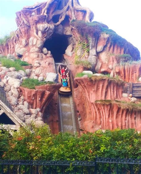 2 Day Disneyland Resort Itinerary Disneyland Photos Disney World