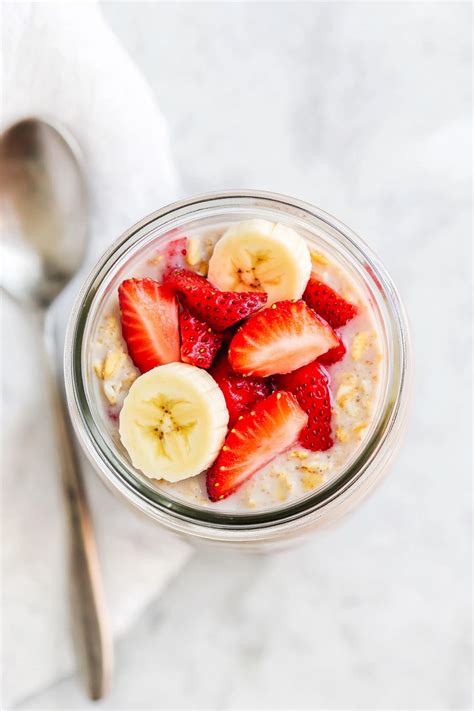 Easy Strawberry Banana Overnight Oats