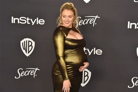 Iskra Lawrence Hits Back At Pregnancy Body Shamers Yahoo Life Uk