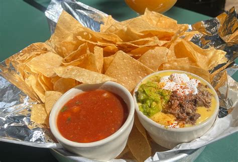 Katy Trail Ice House The Best Patio And Burgers In Dallas Texas